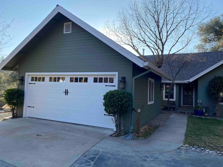 Cozy Peaceful Home Near Yosemite And Bass Lake - Oakhurst, CA
