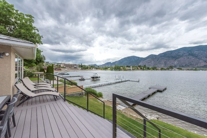 Renovated Beach Front Home On Lake Osoyoos! - Osoyoos