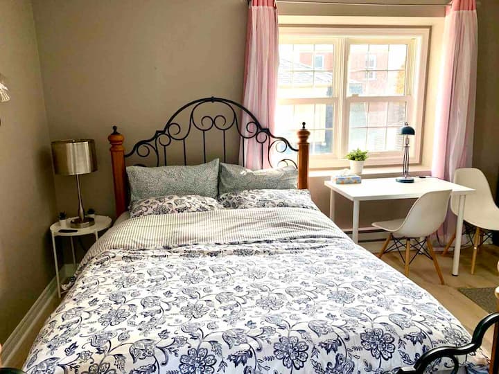 Bright Self-contained Exquisite Suite - Oakville