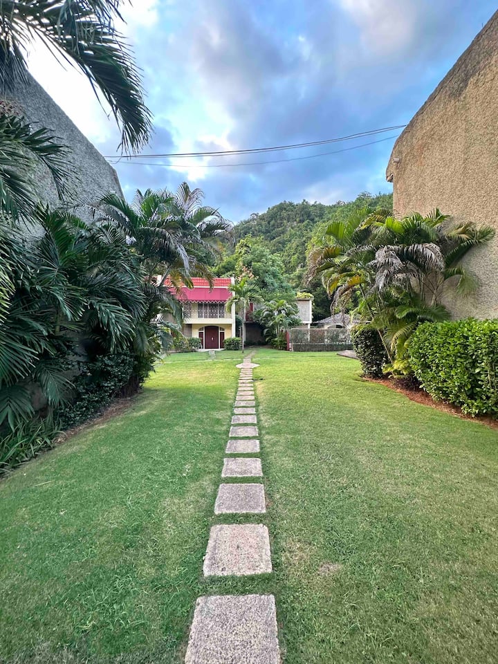 Tranquillity Manor - Kingston, Jamaica