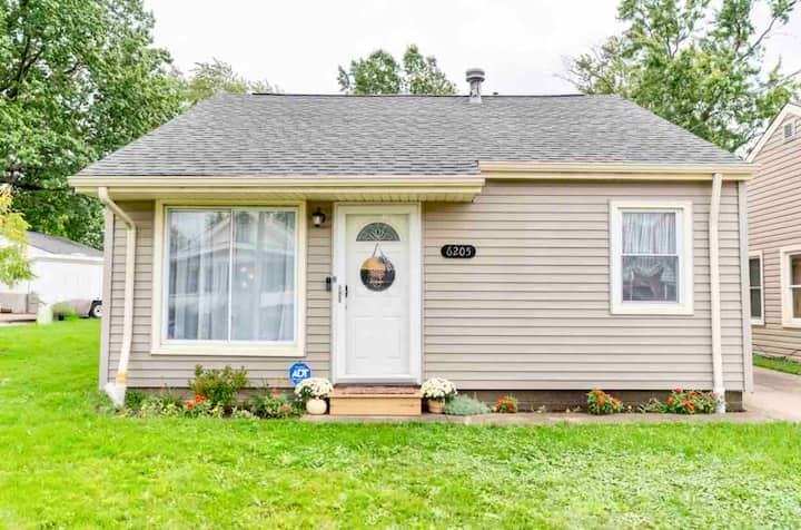 Single Family Ranch- Family & Dog Friendly, Fence - Cleveland, OH