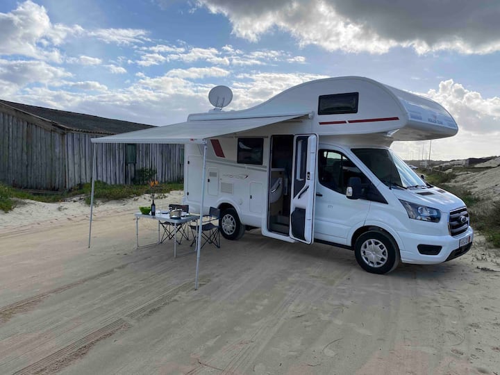 Unser Wunderschönes Alkoven-wohnmobil In Porto - Labruge