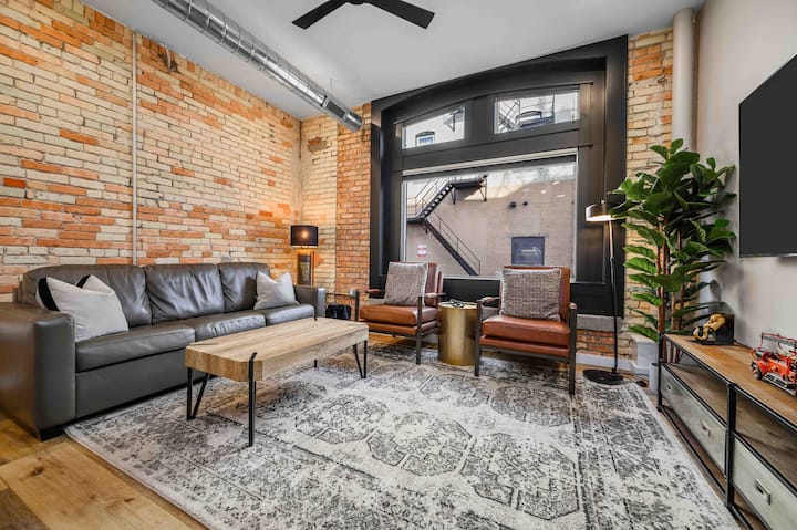 Modern Historic Firehouse In Tc - Traverse City, MI