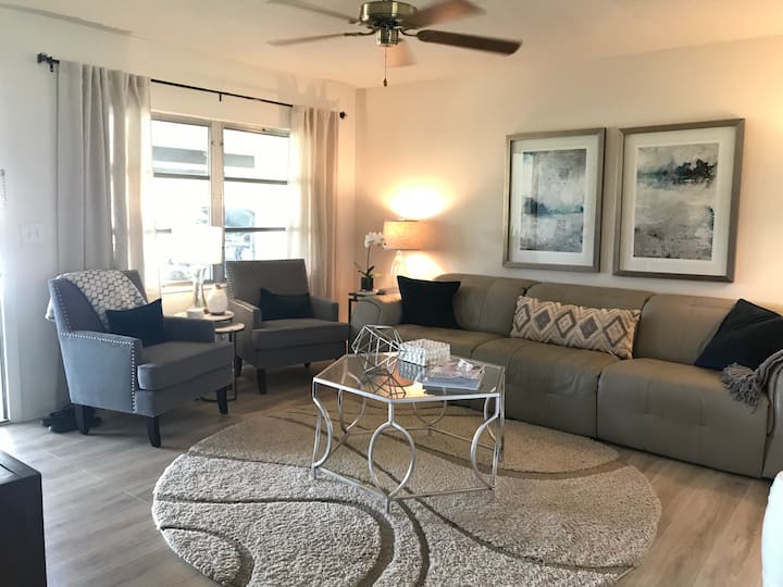 3 Miles To White Sandy Beaches, Mercato & 5th Ave - Naples, FL