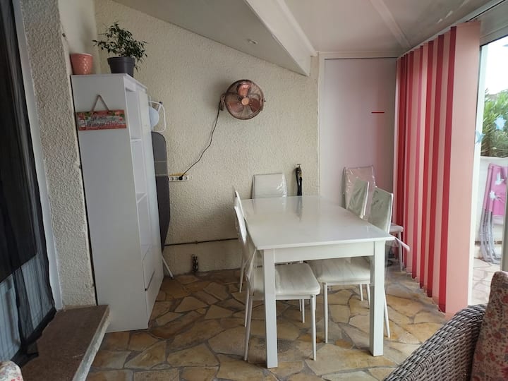 Petite Chambre, Salle De Bain Et Sanitaire
Privé. - Marseillan