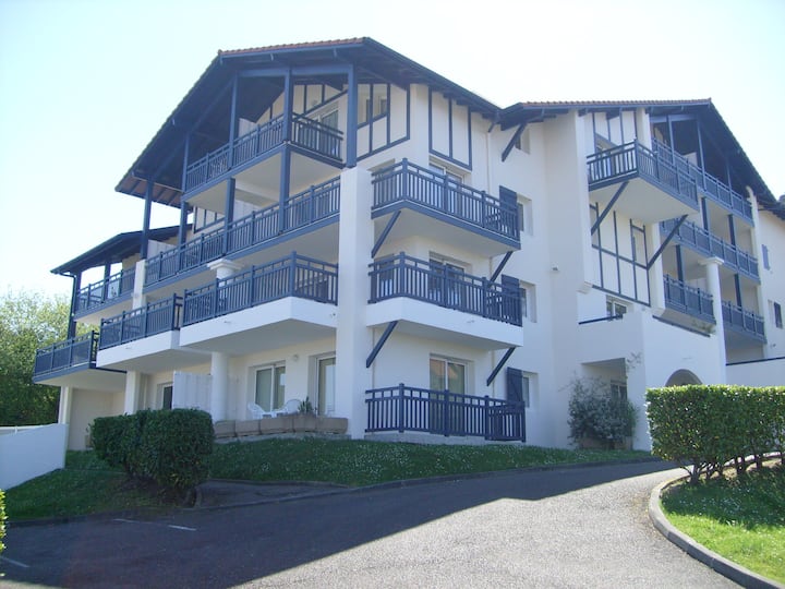 Studio A Guethary Avec Piscine, Parking Et Vue Mer - Guéthary