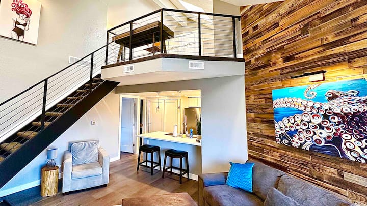 ~New Mtn View Condo, Hot Tub, Modern, Fast Wifi~ - Boulder, CO