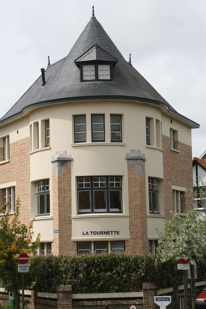 Spacious Duplex With 4 Bedrooms & Splendid Terrace - De Panne