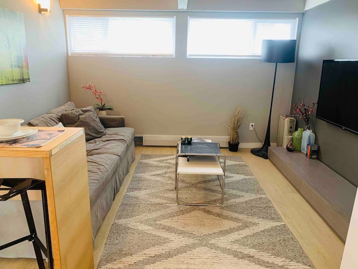 2 Bedroom Retreat In Deep Cove Area - Port Moody