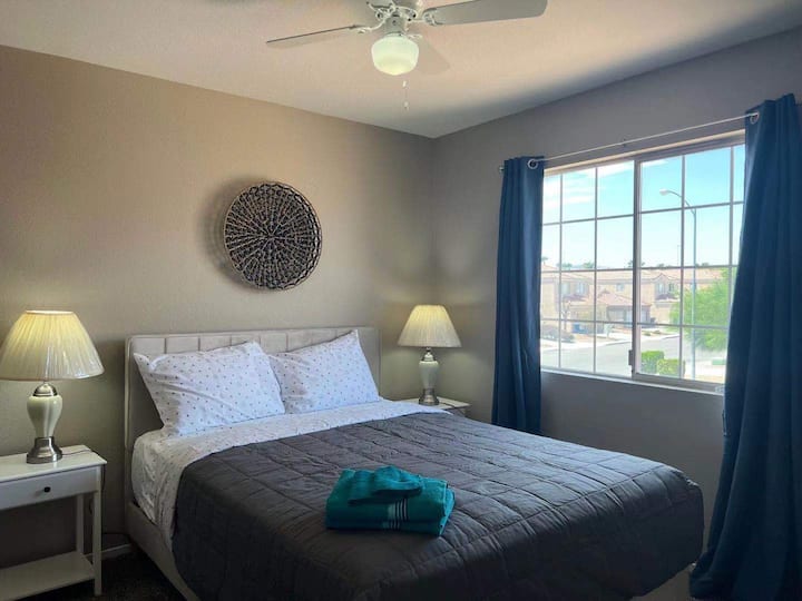 3b3b New 2-story Home 15 Minutes To The Strip! - RiSE Festival