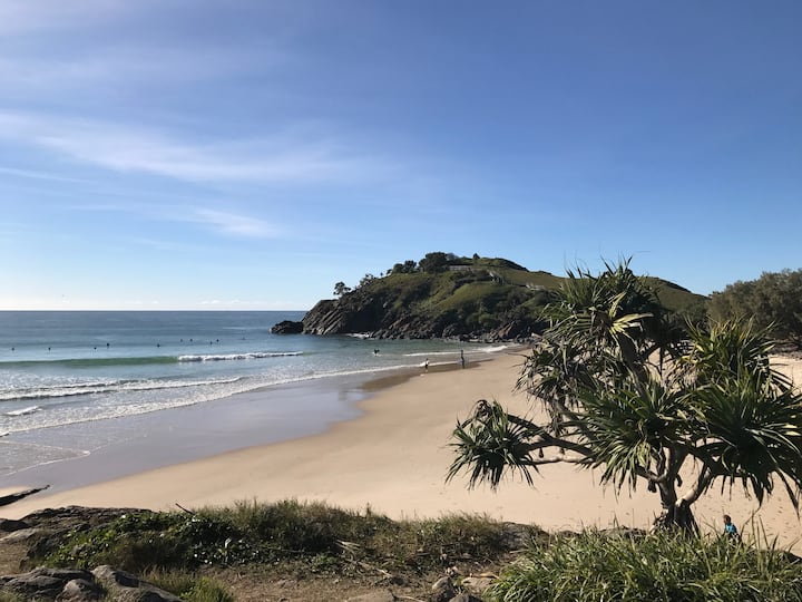 Koko’s Beach House( Right Across From The Beach) - Hastings Point