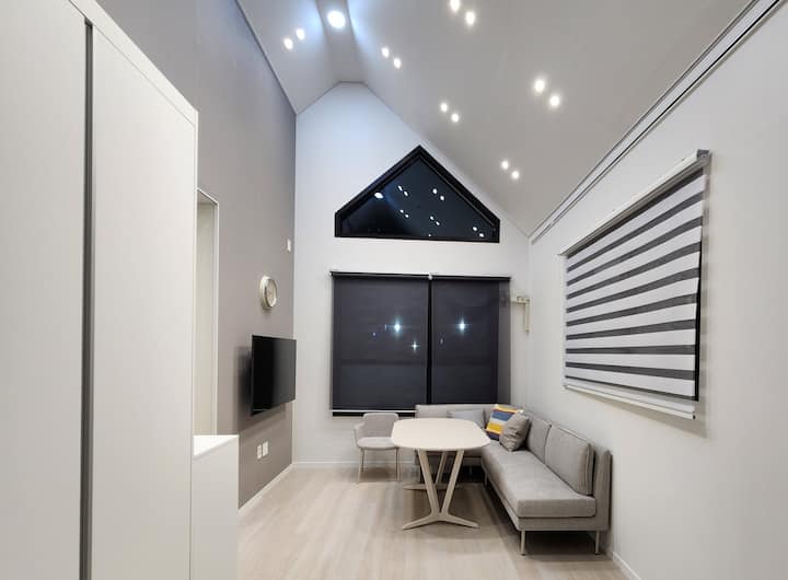 [New] Stylish Duplex Lodging - Jeju-si