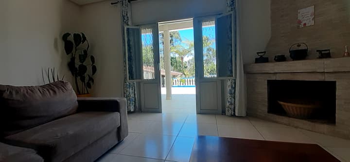 Casa/sítio - Churrasqueira, Lareira, Piscina, Wifi - Cotia