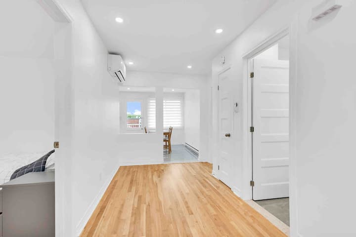 𝐌𝐨𝐧𝐭𝐡𝐥𝐲 𝐬𝐭𝐚𝐲𝐬 | 𝟏-𝐛𝐞𝐝 𝐜𝐨𝐧𝐝𝐨 | 𝟏𝟎 𝐦𝐢𝐧 𝐰𝐚𝐥𝐤 𝐭𝐨 𝐦𝐞𝐭𝐫𝐨 - Laval