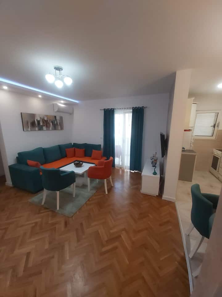 Lux Stan Sa Dvije Spavaće Sobe, Split Sistem, Kablovska Tv, Internet Wifi, 5 Minuta Do Plaže U Blizini Restorani, Marketi, Sportski Tereni, Bazeni... - Budva