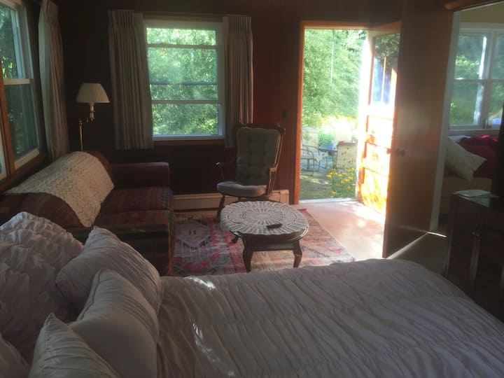 Charming Room With Separate Entrance - Vermont