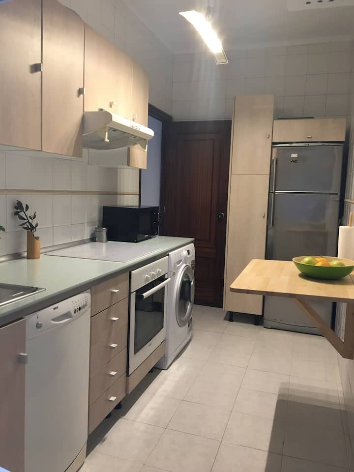 Casita Bien Equipada En Buena Zona! - Vigo