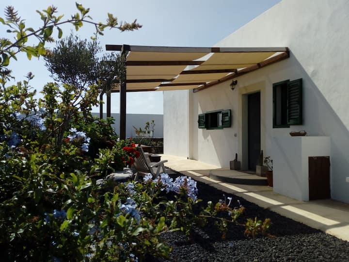 Huia Surf House - La Oliva