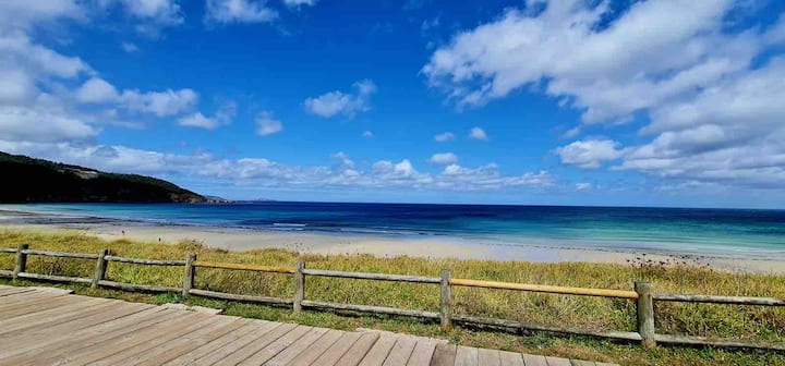 Casa Con Finca En La Playa - Carballo