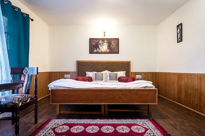"A Perfect Home For Travellers" - Leh