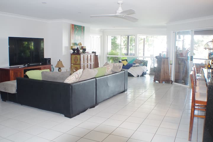 The Sanctuary Luxury Retreat - Airlie Beach