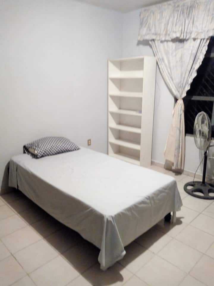 Comoda Habitaciòn Privada. - Saltillo
