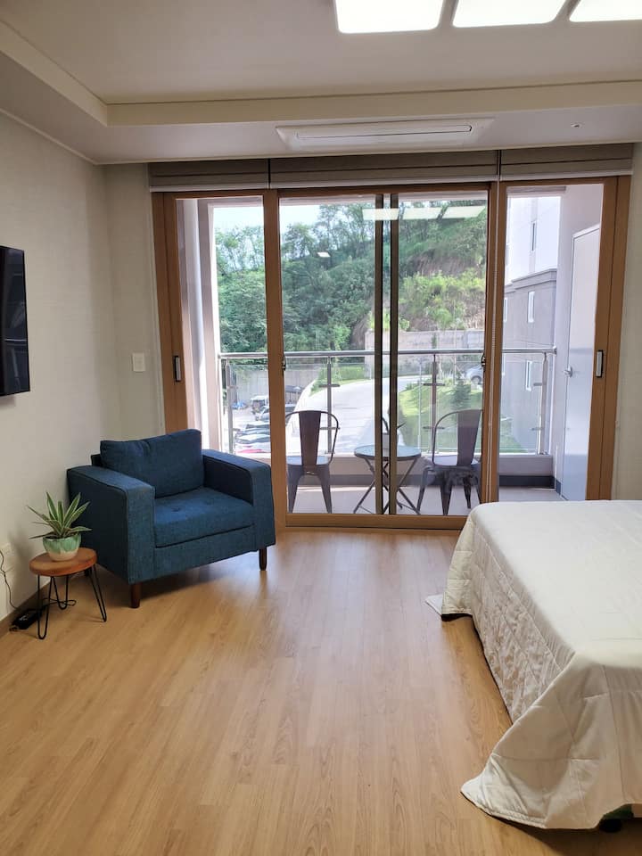 Clark Oasis For 4 W/ Pool Access + Parking - Mabalacat
