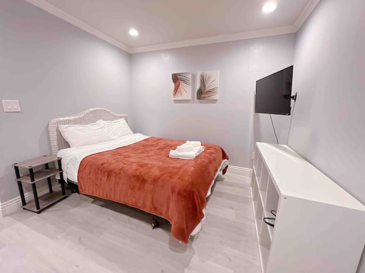 2b2b Backhouse With Parking- Minimums 28 Days - Arcadia, CA