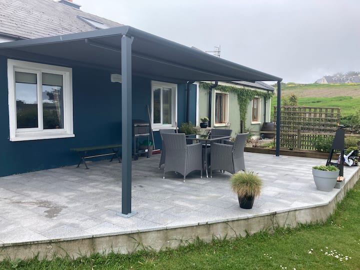 Seaside Cliff Walk Cottage - Malahide