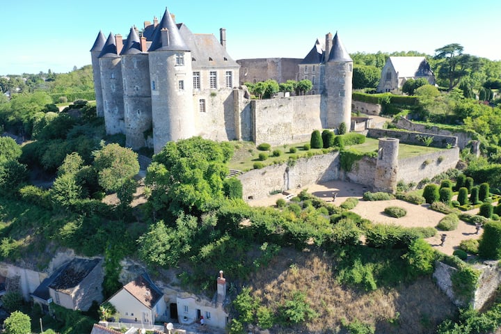 La Troglo Du Château🏰
Gîte De Charme
3étoiles⭐⭐⭐ - Fondettes
