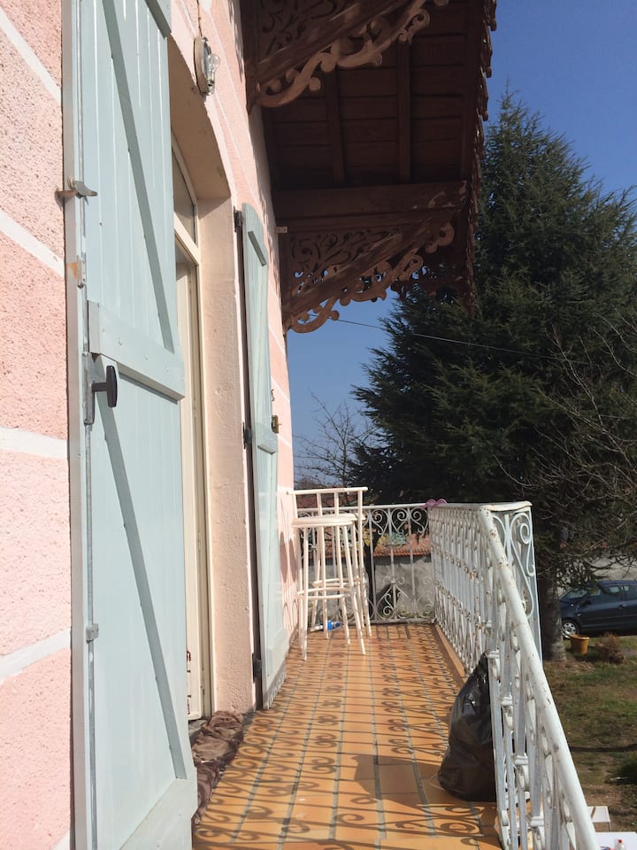 Studio Indépendant Dans Maison - Roanne