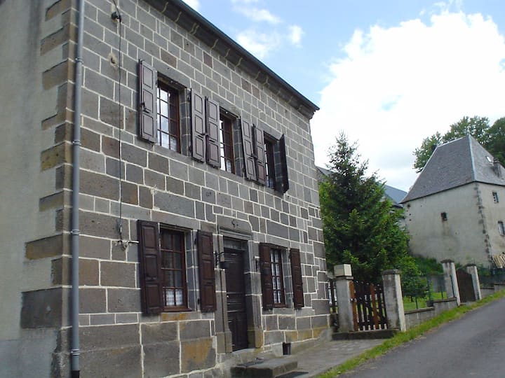 Gîte De La Gratade - Rochefort-montagne - Lac de Servières