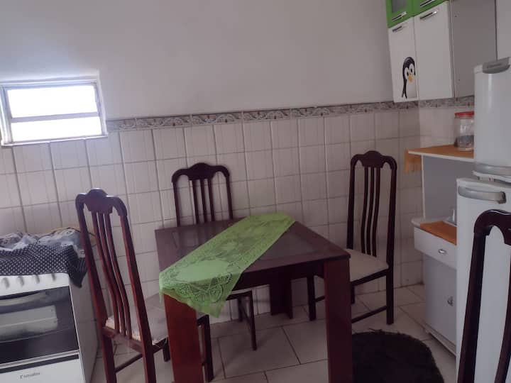 A Casa Acomoda 11 Pessoas Valor Por Pessoa - Aparecida