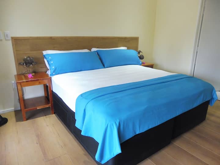 Winnies B&b - Superior Room: Modern Comforts - Tonga