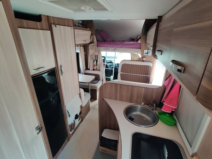 Location Camping-car 7 Places - Monteux
