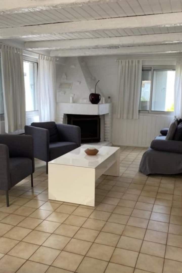 Le Cabanon Les Pieds Dans L'eau - Marignane