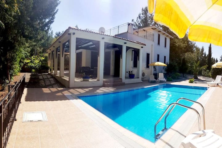 Beautiful Contemporary Villa With Private Pool - Cyprus