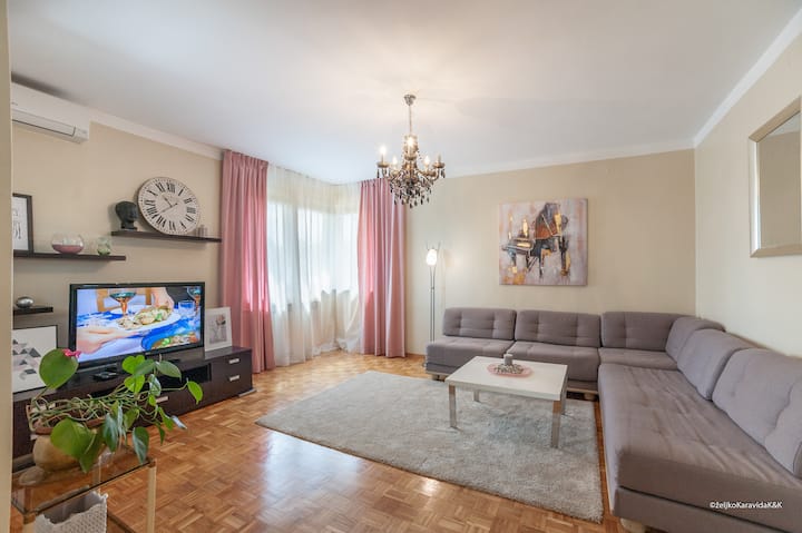 Marta’s 90m2 Near Hyatt Regency,150 Meter Beach - Zadar