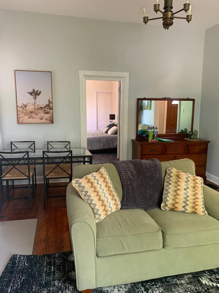 'Squirrel Nest' Sunny & Stylish In Prime Location - Pittsburgh, PA