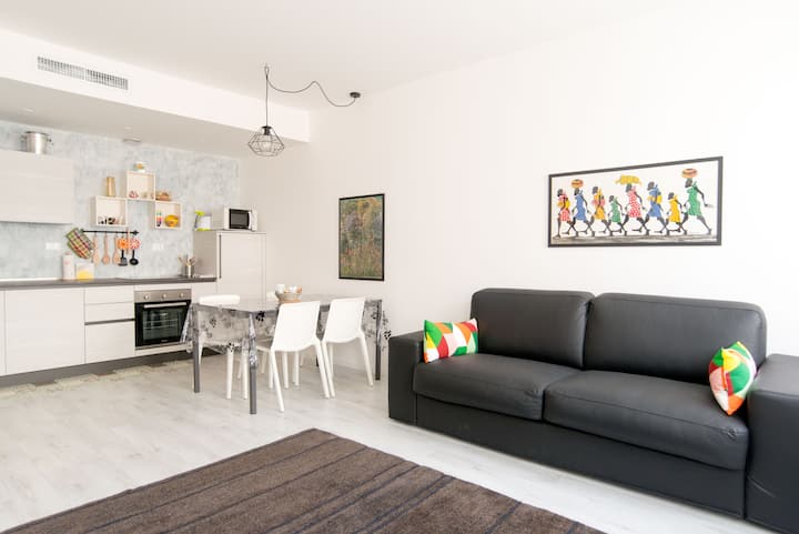 Blue Suite By The Canal
M0270423407 - Venedik