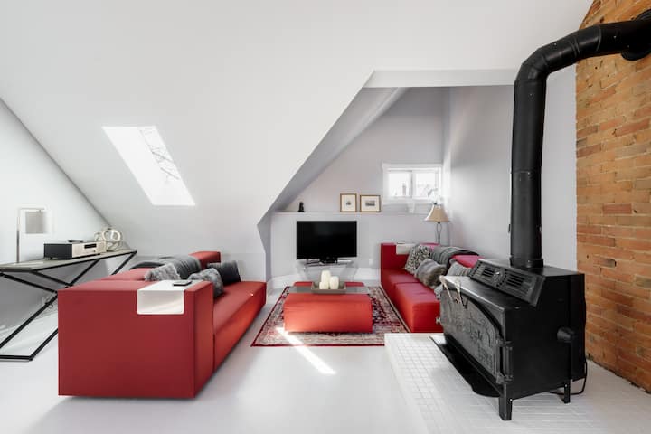 The Peony Loft - A Modern Take On The Victorian - Toronto, ON