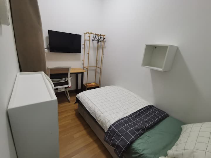 Smart 1 Pax Room With Own Bath Room Beside Mrt - Kuala Lumpur