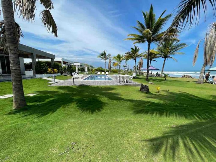 Casa Playa Pedernales Cojimies Frente Al Mar - Pedernales