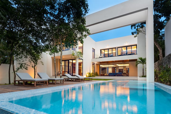 Villa Sara Modern Architectural Oceanfront Marvel - Cozumel
