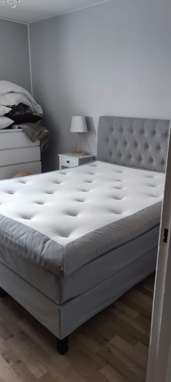 Fin Tvåa Hyra Ut Lugnt Område - Stockholm