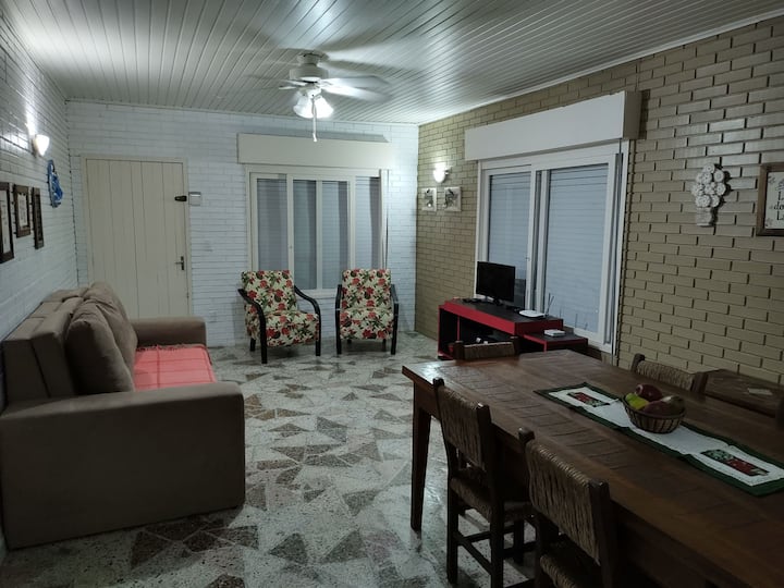 Casa Bem Localizada, Perto Da Beira Mar E Centro. - Capão da Canoa