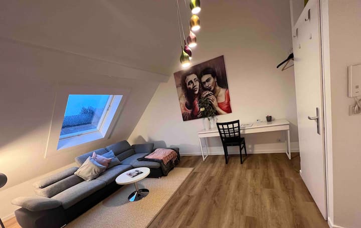 Central Rooftop Loft –  Bright, Perfect Location - Neuss
