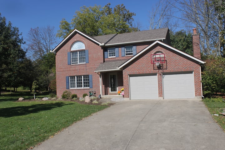 Family Home In Oxford - Israel Township