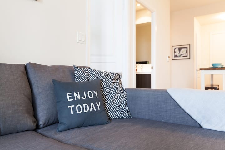 New Modern Condo In The Heart Of Downtown Toronto - Toronto
