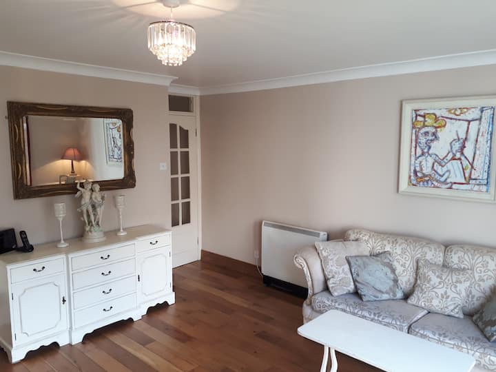 Own Door 2 Bed Apt & Free Parking. Private & Cosy. - Dublin, Ireland